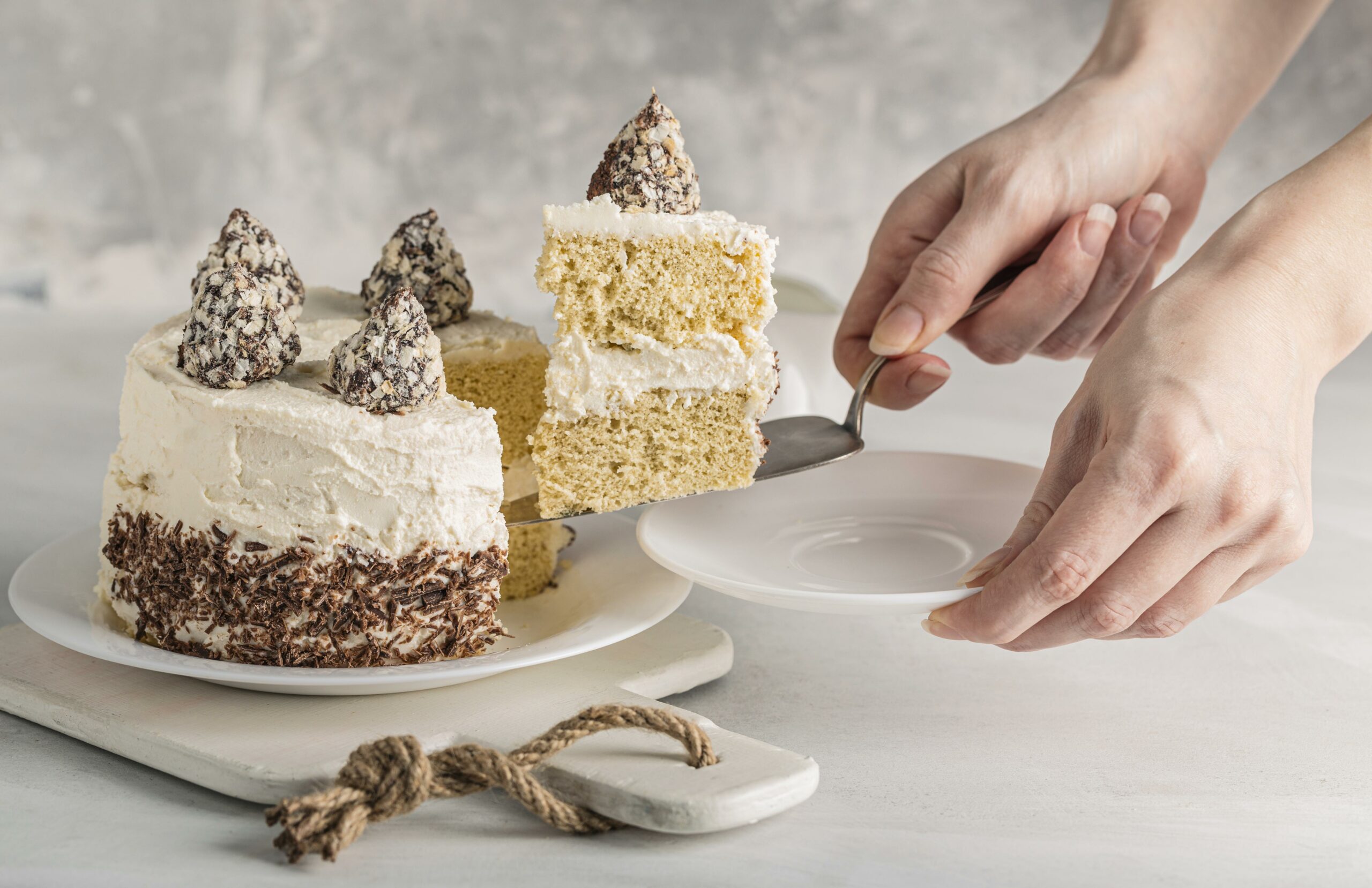 front-view-delicious-cake-concept – ชวนอ่าน